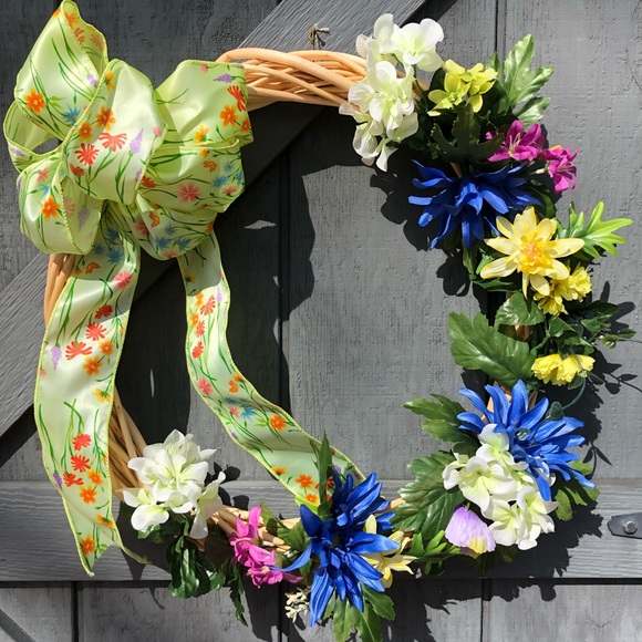 Hand Crafted | Holiday | Handcrafted Bamboo Floral Wreath | Poshmark